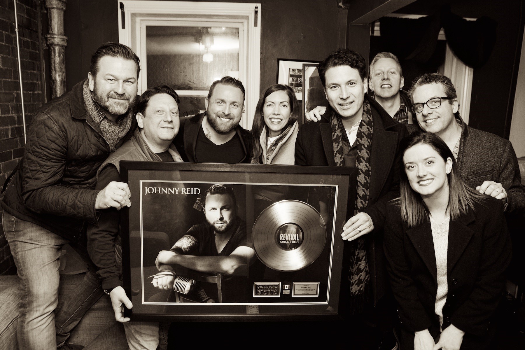 Johnny Reid receives Gold plaque ahead of Toronto run - Music Canada