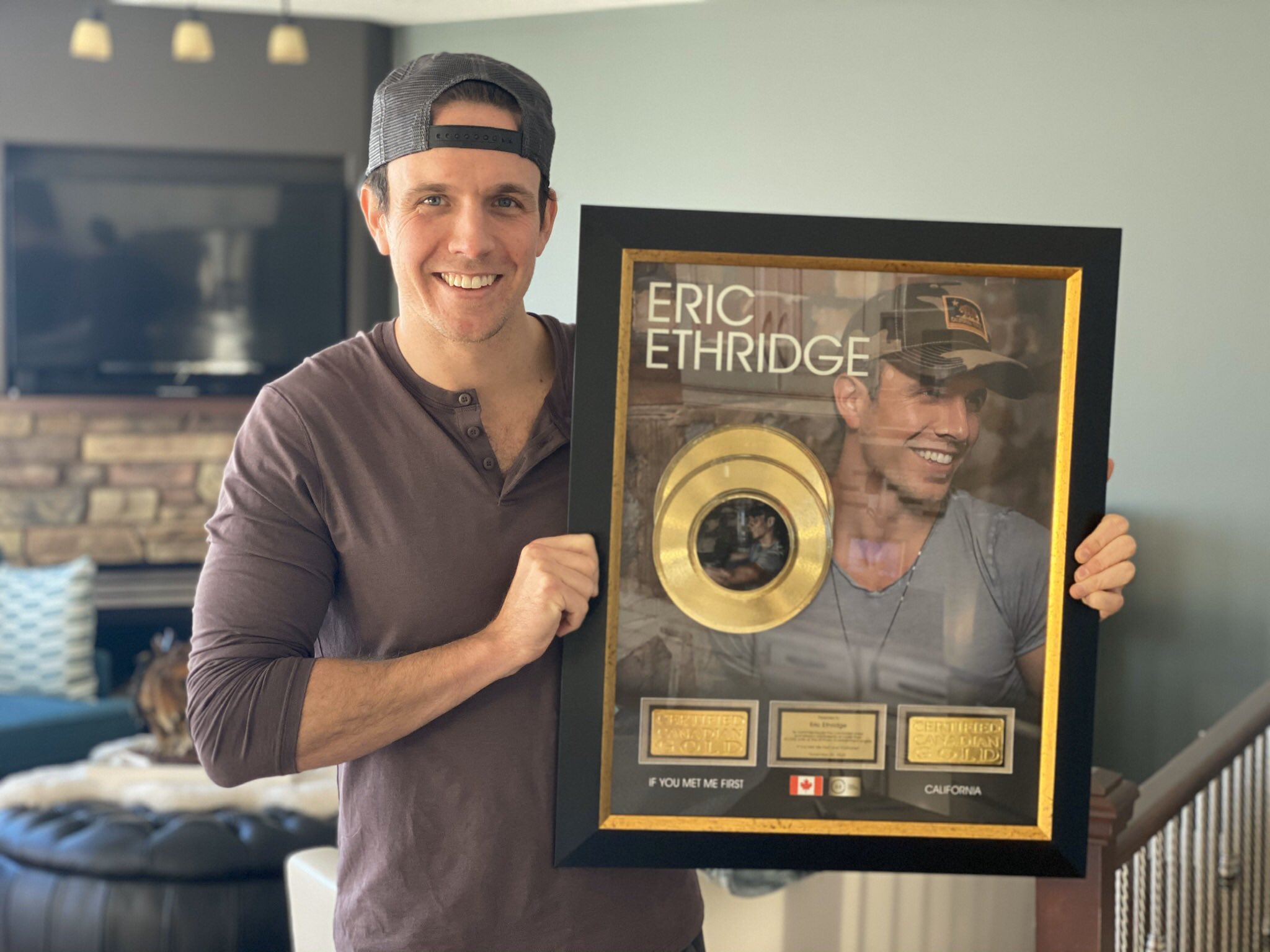Eric Ethridge surprised with first Canadian Gold plaque - Music Canada